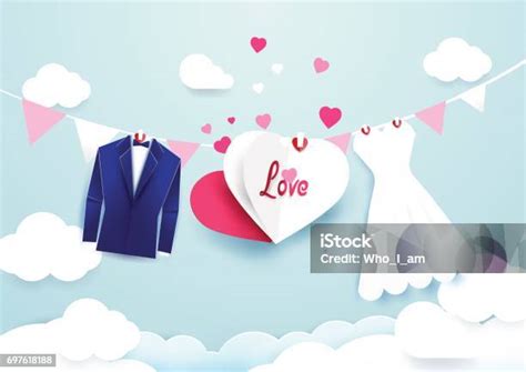화이트 드레스와 블루 정장 걸려 심장 기호가 구름 하늘 배경 결혼식에 대한 스톡 벡터 아트 및 기타 이미지 결혼식 공예 귀여운 Istock