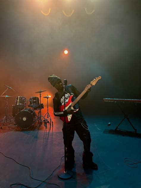 Stepz Shines With Cinematic Video For Viral Hit Rock Hwing