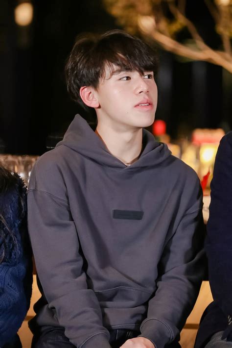 雪姨王琳儿子近照曝光 高大帅气笑起来温柔阳光 搜狐大视野 搜狐新闻