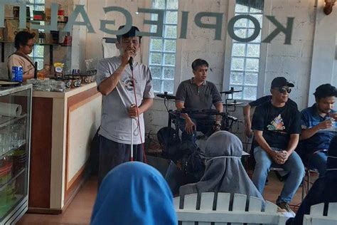 Mengenal Irwan Dwi Kustanto Penggiat Seni Penyandang Disabilitas Netra