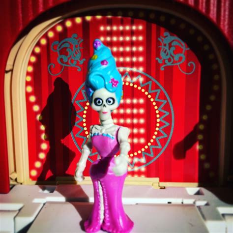 Pin By Monsters From Mars On Pixars Coco Emcee Coco Pixar