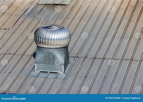 Roof Ventilator Ball Spinning Ventilation Air Ventilator On The Roof
