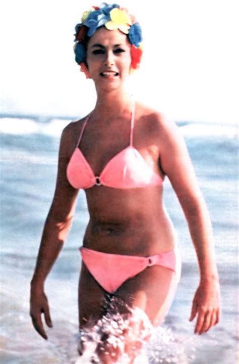 8 Hot Sexy Pier Angeli Bikini Pics
