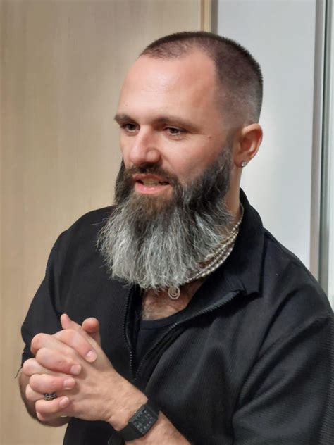 Any Love For The Bearded Gay Man 😁 R Gayrateme