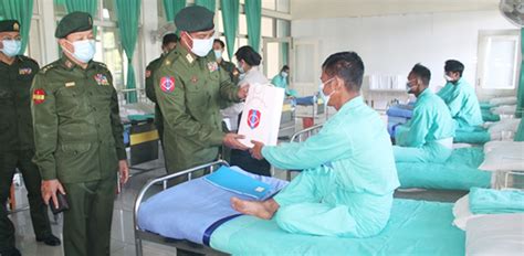မုံရွာမြို့ရှိ တပ်မတော်ဆေးရုံ၌ တက်ရောက်ဆေးကုသမှု ခံယူနေသူများအား ကြည့်ရှု အားပေး Myawady Webportal