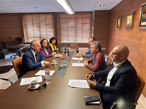 МОН откри редица нарушения при избора на декан на Медицинския фак