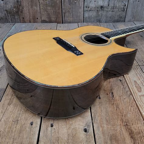 1995 Larrivee C 10 Custom With Ladie Headstock Inlay Natural Guitars
