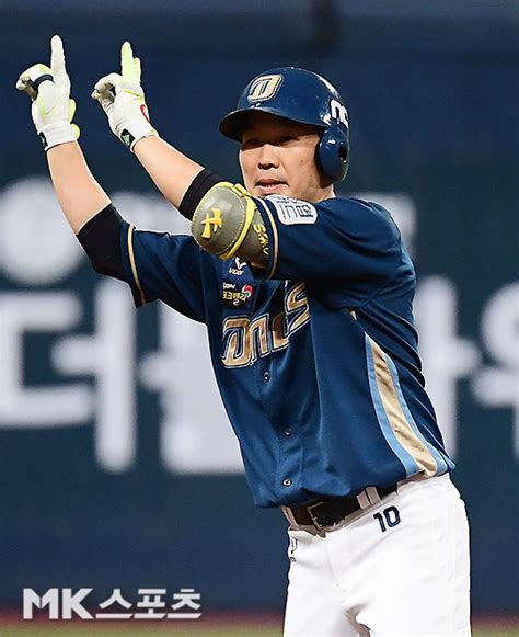 지석훈 `9회 한 점 더 달아나는 적시 2루타` Mk포토