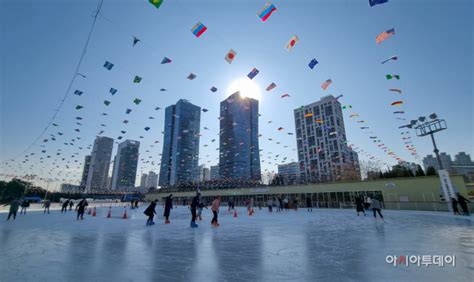 포토 송도 도심서 즐기는 야외스케이트 아시아투데이