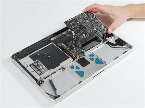 Apple S New Macbook And Macbook Pro Torn Down Photos Appleinsider