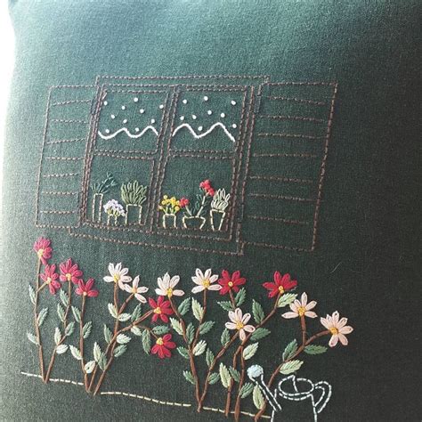 꽃이 있는 창가 프랑스자수 Embroidery 자수쿠션 자수패턴 자수 도안 자수 뜨개질