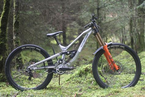 Pro Bike Check Aaron Gwins Prototype Intense Downhill Bike With I Track Suspension Bikerumor