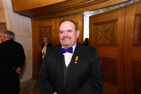 Д р Николай Дойнов Будителят е личност преминала през времето