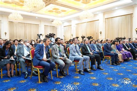 សម្ដេចតេជោ ហ៊ុន សែន អញ្ជើញក្នុងពិធីទទួលវត្ថុបុរាណខែ្មរដែលបានប្រគល់ជូនព្រះរាជាណាចក្រកម្ពុជាវិញ