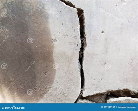 Photo Of Cracked Wall Damaged By Tree Roots Stock Image Image Of Blue White 331936957