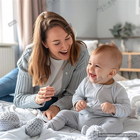 ai创作图母婴健康家庭幸福 母婴妈妈和宝宝 玩耍的母子 母婴健康幸福家庭 母子生活场景 玩乐的母子 母亲孩子亲子亲情 亲子温馨幸福幼儿母爱