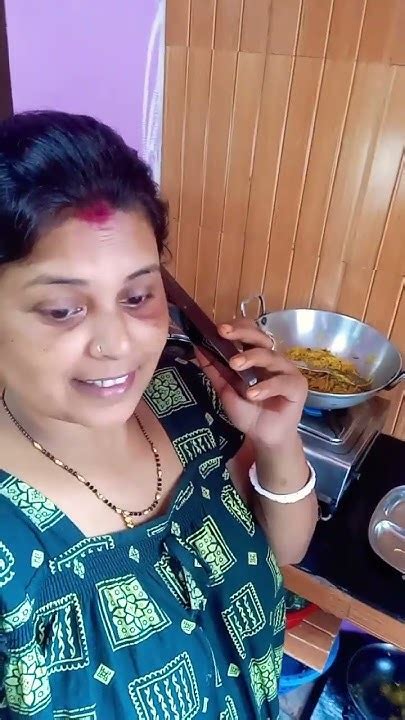 বাইরে প্রচুর বৃষ্টি হচ্ছে আসার সময় গরম গরম জিলিপি নিয়ে এস Funny Shorts Youtube