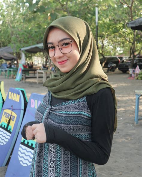 Koleksi Hijaber Cantik Terbaru MALAYA PICT