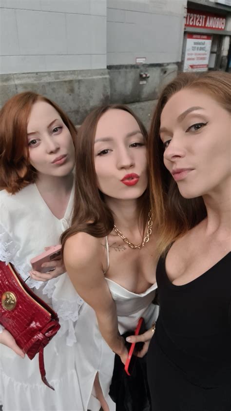 Sata Jones On Twitter X Biz Awards Berlin Lottiemagne Katequinnxoxo Jones Sata Https T