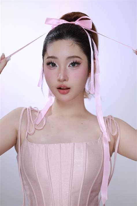 LÀM MAKEUP NHƯNG GU THẨM MỸ KÉM Vdu nh lần t book b làm tóc Kthuật