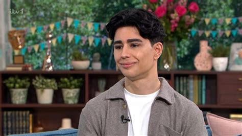 Who Is Omid Scobie Prince Harry And Meghan Markles Pal And Author Of
