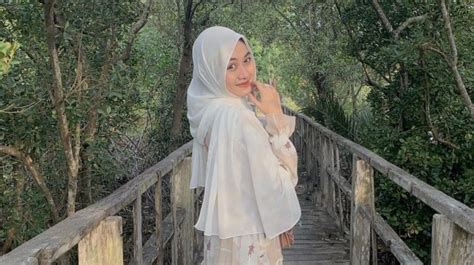 5 Foto Cantik Nafha Firah Tiktoker Yang Bakal Jadi Istri Komika Mamat Alkatiri