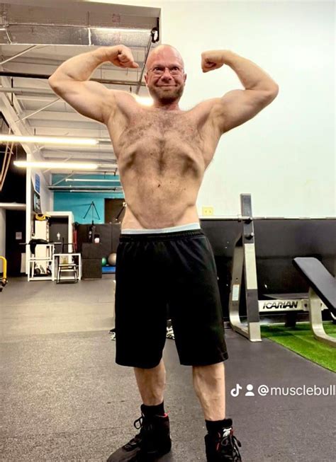 Getting Leaner 💪🏻 Rclothedmuscle