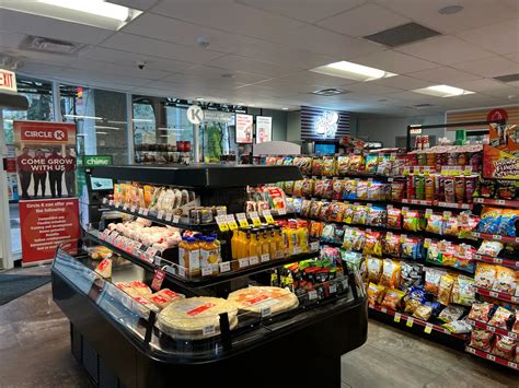 Inside The Store Circle Ks New Urban Storefront In Downtown Chicago