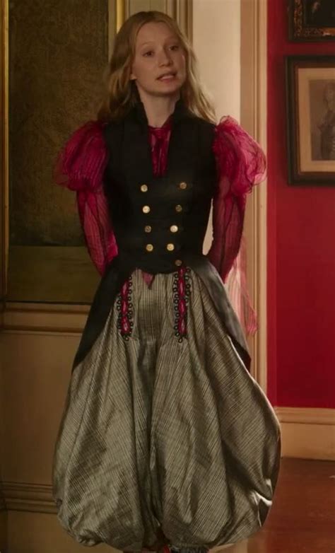 Удивительное путешествие по стране чудес актриса в зазеркалье Алиса