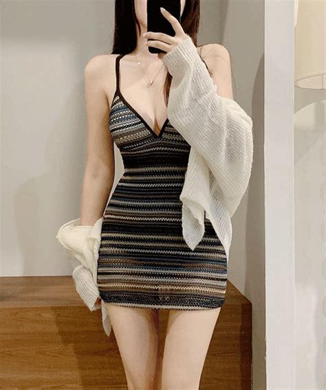 Sml 브라우니 딥브이넥 니트 원피스 수영복 비키니모노키니바캉스룩스프라이트수영복비치룩비치웨어원피스비키니백리스비키니원피스수영복휴가룩호캉스비키니