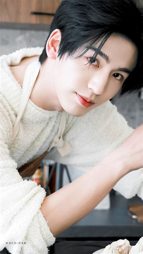 Pin By Montoq On Zhang Ling He Handsome Asian Men Boyfriend Pictures Handsome