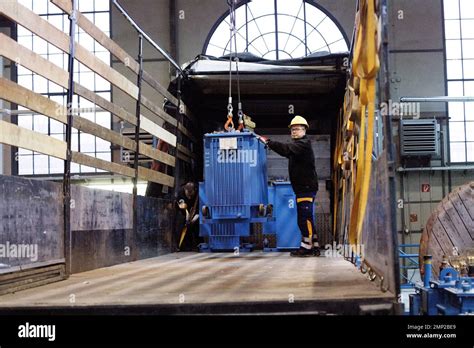 Berlin Germany 31st Jan 2023 Employees Of Stromnetz Berlin Gmbh Load Power Generators Onto A