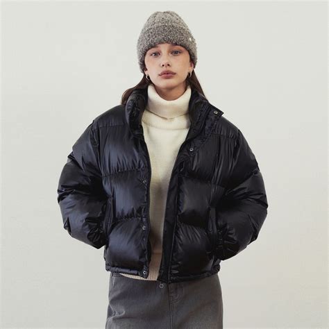 미니멀 글로시 숏 패딩 점퍼 블랙 감도 깊은 취향 셀렉트샵 29cm