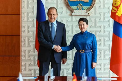 Гадаад харилцааны сайд Б Батцэцэг ОХУ ын сайд С В Лавровтой хэлэлцээ хийв