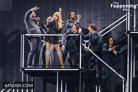 Taylor Swift Flaunts Her Sexy Legs At Us Bank Stadium In Minneapolis