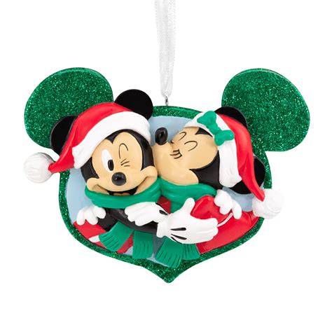 Mickey Mouse And Minnie Kissing