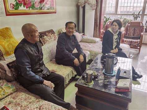 自治区党委党史学习教育巡回指导组一行慰问乌海市军队离休干部道尔基周志宁