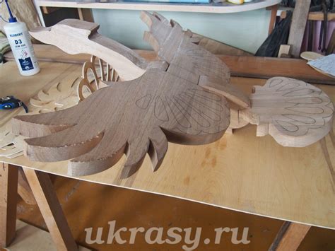 Деревянная резная люстра Птица Счастья