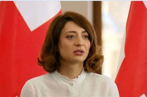 ანა ბუჩუკური სააკაშვილი არის ჩვეულებრივი მავნებელი გაუთიშონ ინტერნეტი ან გადაიყვანონ ციხეში