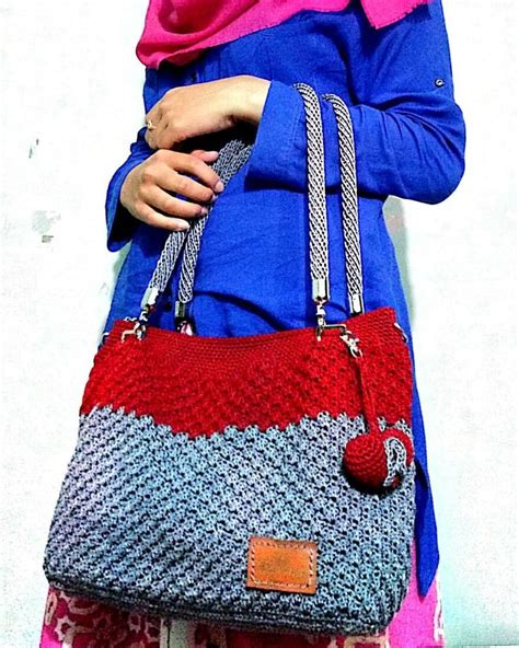 Hand Bag Crochet Bahan Nilon Warna Abu Abu Merah Tali Ada 2 Bisa Untuk