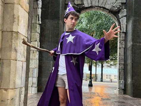 Unique Stranger Things Halloween Costumes To Wear Business Insider