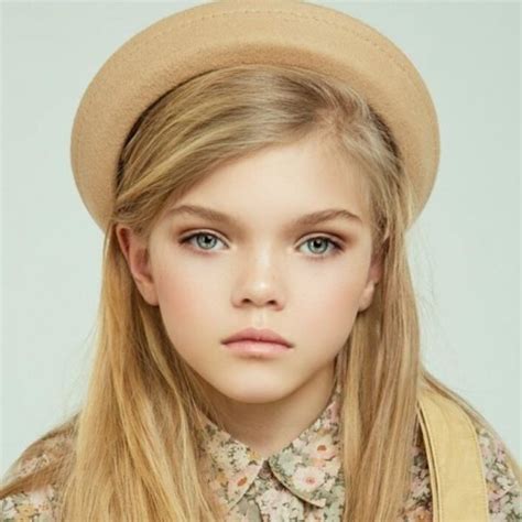 Девочка из детдома с серьезными проблемами со здоровьем стала знаменитой 11 летняя Зоя