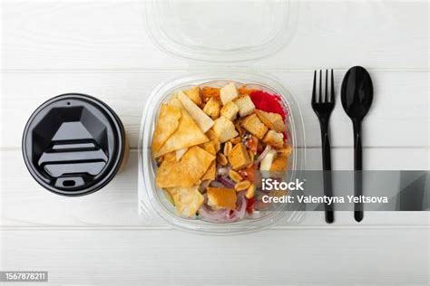 연어 Funchose 야채 및 피타에서 찌르는 Textun 배경에 바삭 바삭합니다 건강에 좋은 음식 하와이 음식 위에서 볼 수 있습니다 복사할 장소 0명에 대한 스톡 사진