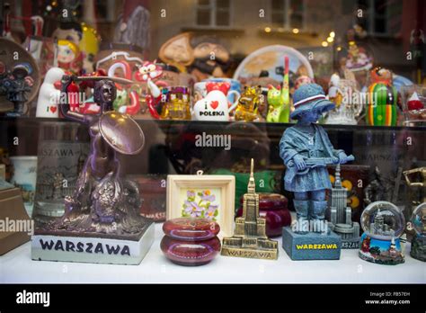 Souvenir shop poland -Fotos und -Bildmaterial in hoher Auflösung – Alamy