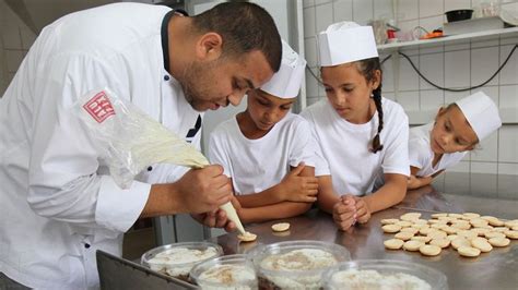 Rangos Díjra Jelölték Az Ország Kedvenc Roma Pékjét