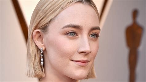 Saoirse Ronans Oscar 2018 Haircut Details With Photos Allure