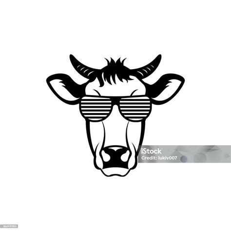 벡터 소 머리 얼굴 복고풍 Hipster 아이콘 엠 블 럼 배지 라벨 템플릿 및 T셔츠 빈티지 디자인 요소 흰색 배경에 고립 0명에 대한 스톡 벡터 아트 및 기타 이미지