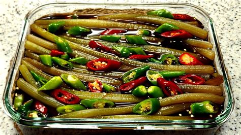 아삭한 머위대장아찌 이렇게 드셔보세요 머위대 장아찌 맛있게 담그는 방법 장아찌요리 머위대요리 머위대 장아찌요리 밑반찬요리 머위대 장아찌 만드는 방법 머위대 장아찌 만들기