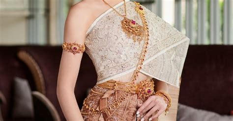 รวมรูปภาพของ วนัช กูตูร์ ฉลองส่งท้ายเทศกาลวันแม่ ด้วย 9 ชุดไทยพระราชนิยมแห่งสยาม รูปที่ 16 จาก 19