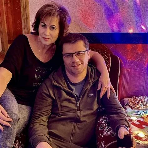 Мама Гарика Харламова вмешалась в конфликт с бывшей женой сына Вокруг ТВ